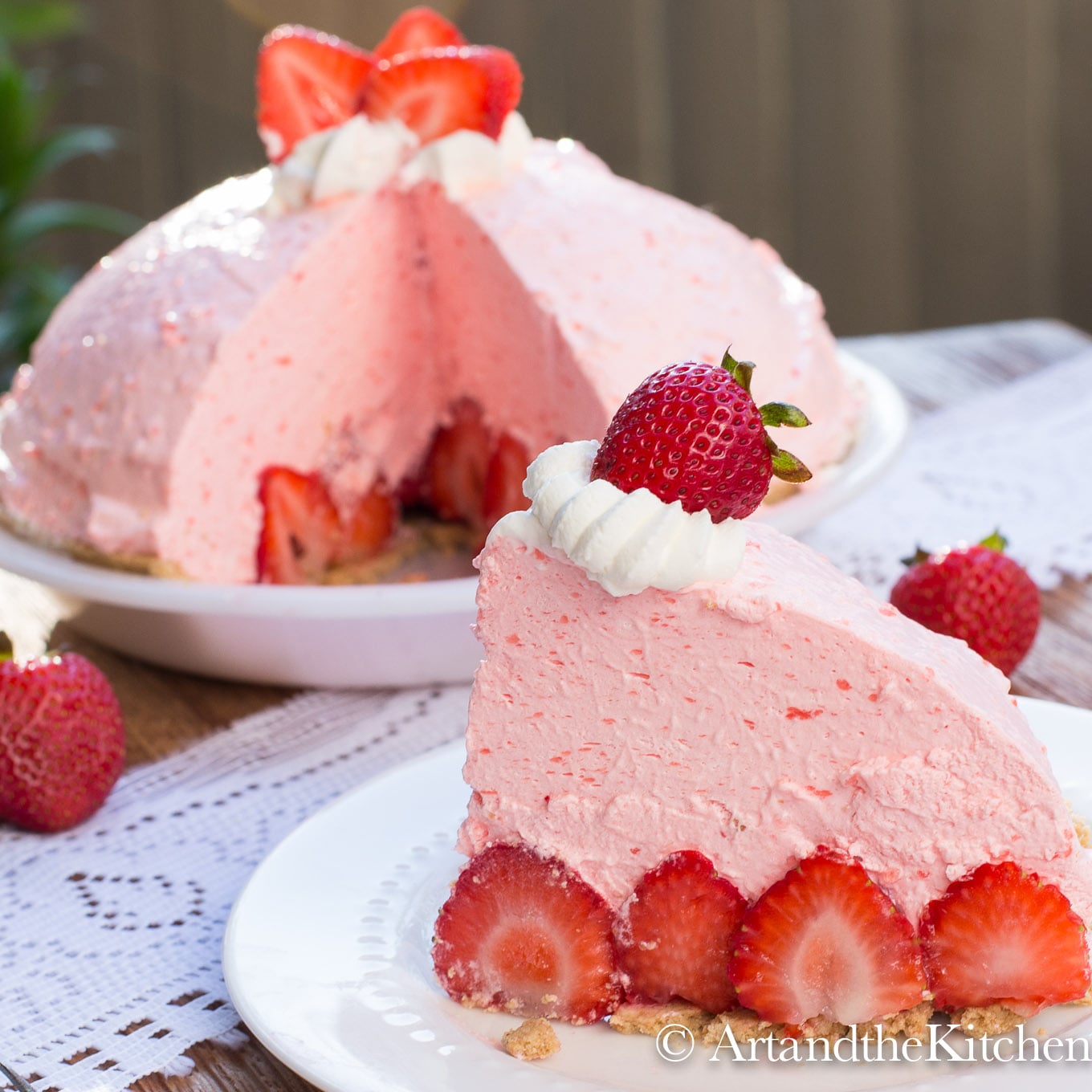 No Bake Strawberry Cheesecake Pie - Art and the Kitchen